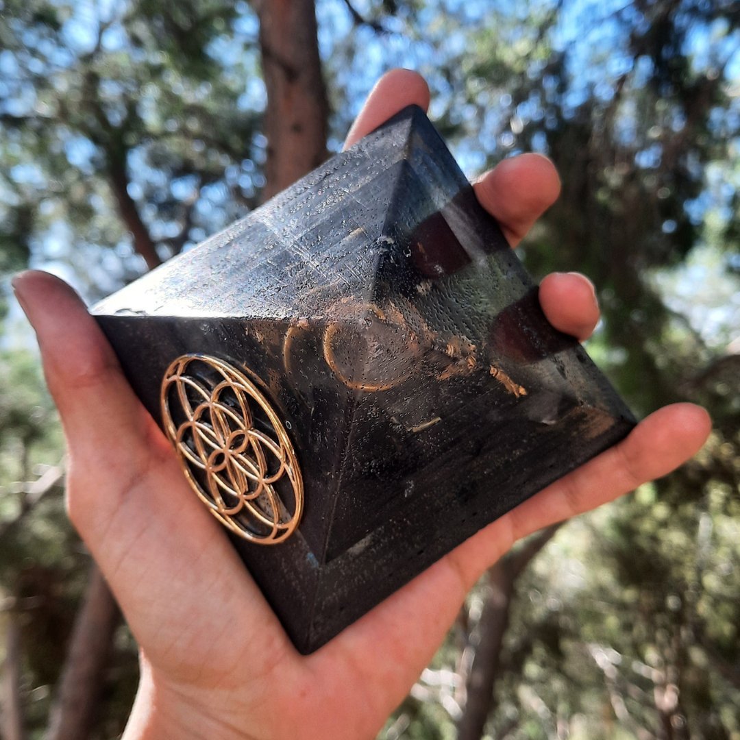 Orgonite Accumulator and Orgonite Generator - The Difference – Sacred